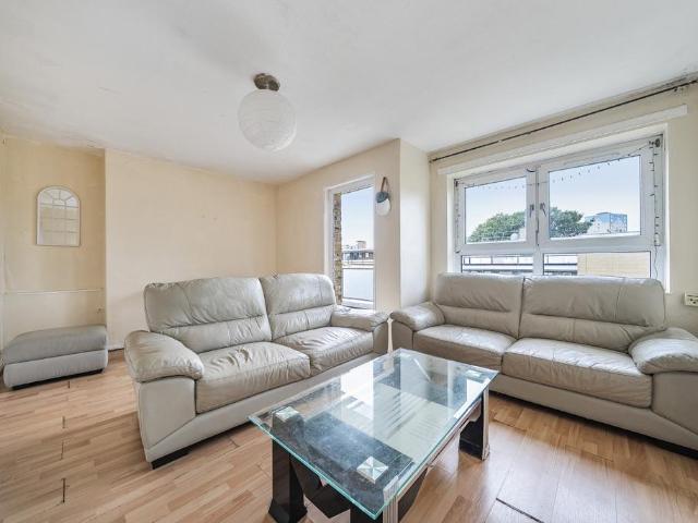 3 bedroom flat for sale
