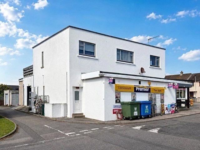 3 bedroom flat for sale
