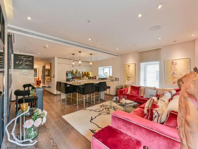 3 bedroom flat for sale