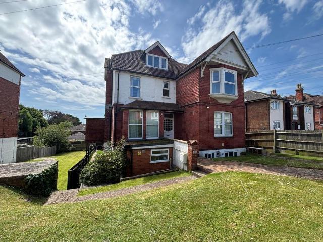 3 bedroom flat for sale