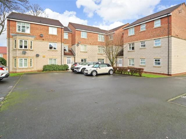 3 bedroom flat for sale