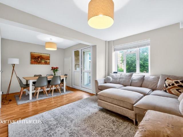3 bedroom flat for sale