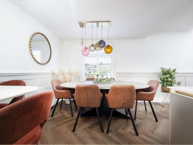 3 bedroom flat for sale