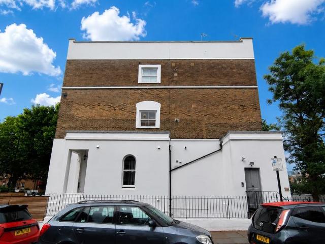 3 bedroom flat for sale