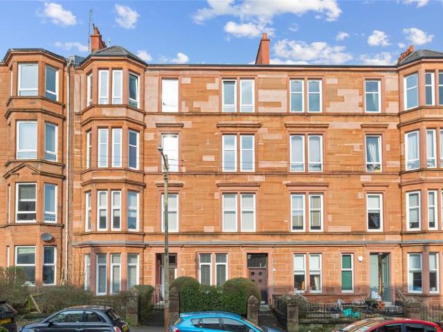 3 bedroom flat for sale