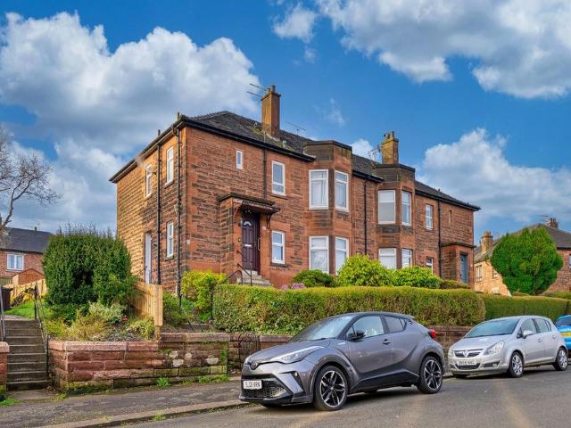 3 bedroom flat for sale