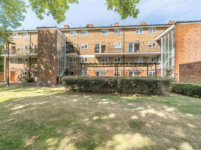 3 bedroom flat for sale