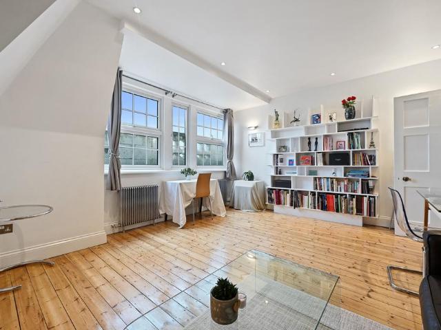 3 bedroom flat for sale