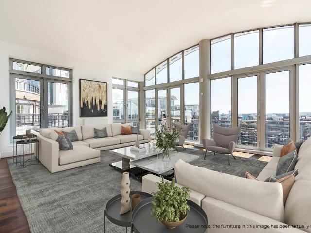 3 bedroom flat for sale