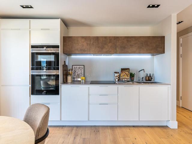 3 bedroom flat for sale