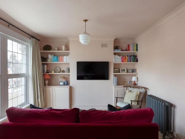 3 bedroom flat for sale