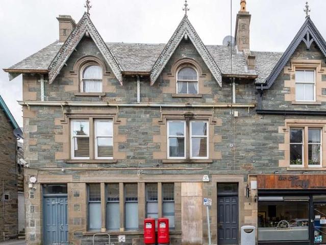 3 bedroom flat for sale