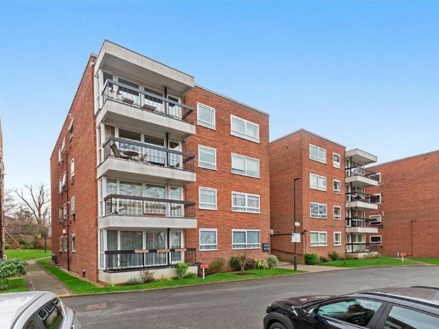 3 bedroom flat for sale