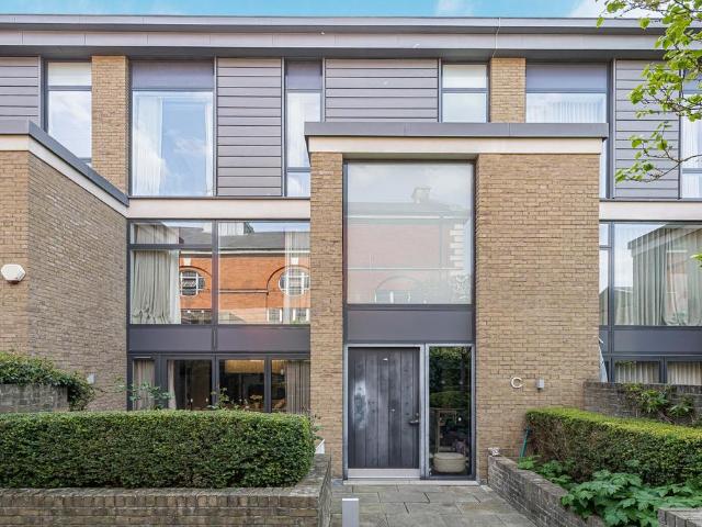 3 bedroom flat for sale