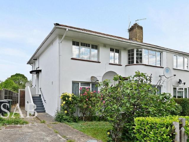 3 bedroom flat for sale