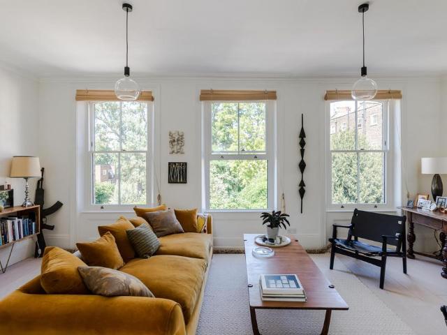 3 bedroom flat for sale