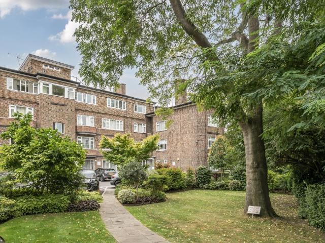 3 bedroom flat for sale