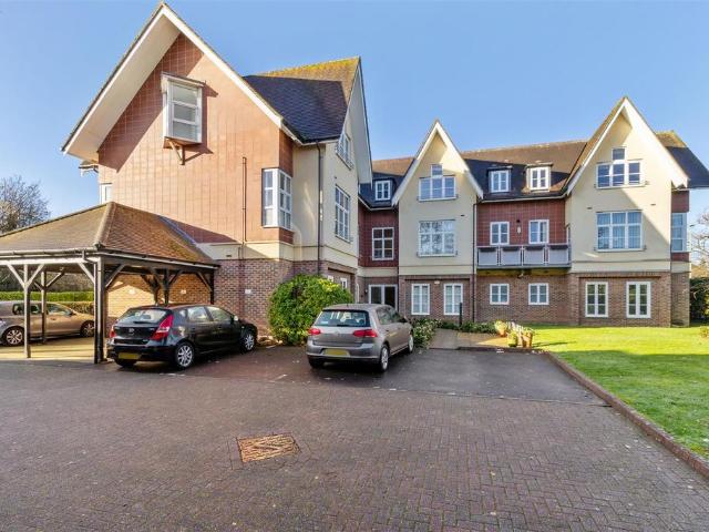 3 bedroom flat for sale