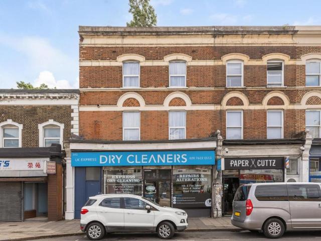 3 bedroom flat for sale
