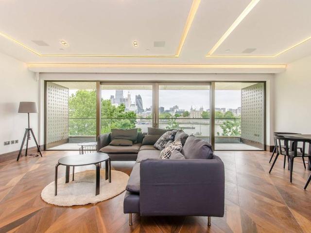 3 bedroom flat for sale