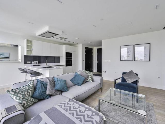 3 bedroom flat for sale