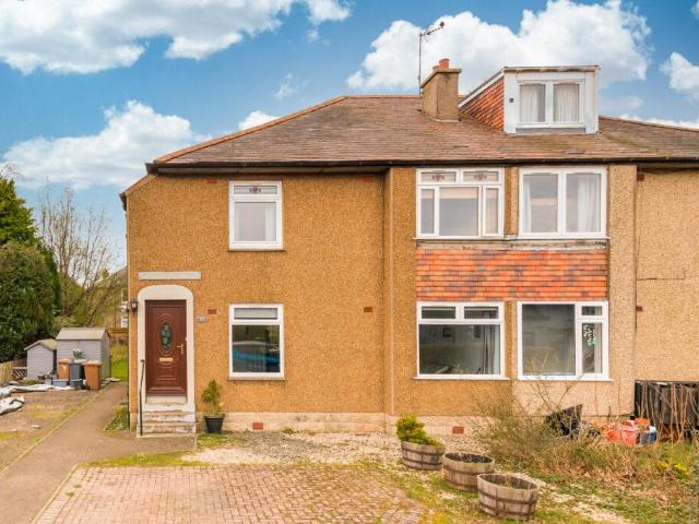 3 bedroom flat for sale