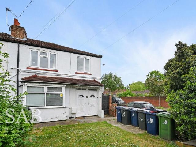 3 bedroom flat for sale