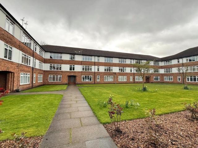 3 bedroom flat for sale