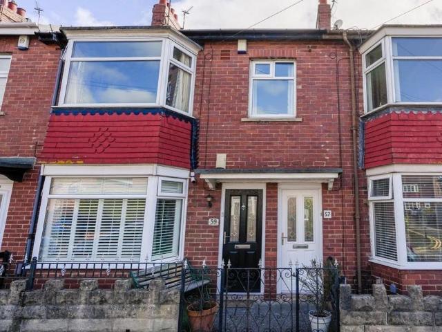 3 bedroom flat for sale