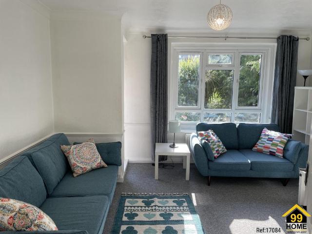 3 bedroom flat for sale