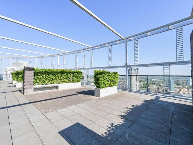 3 bedroom flat for sale