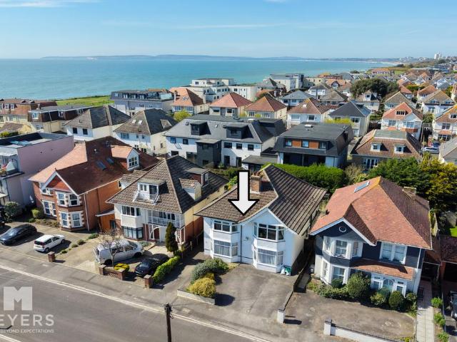 3 bedroom flat for sale