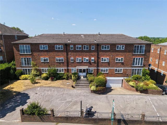 3 bedroom flat for sale