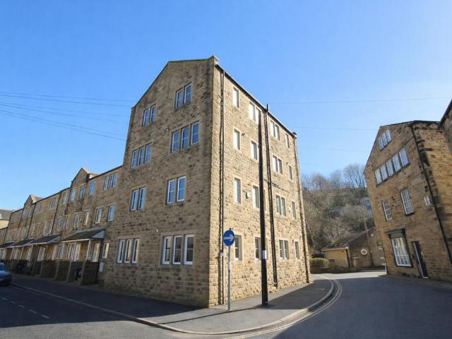 3 bedroom flat for sale