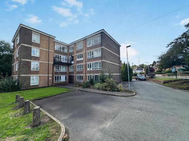3 bedroom flat for sale