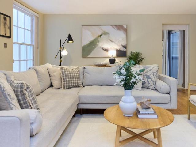 3 bedroom flat for sale