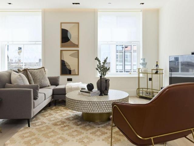 3 bedroom flat for sale