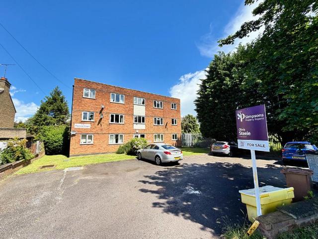 3 bedroom flat for sale