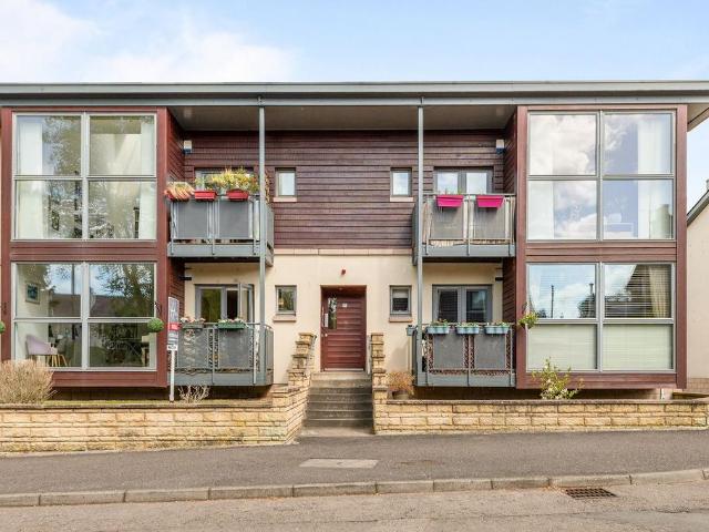 3 bedroom maisonette for sale