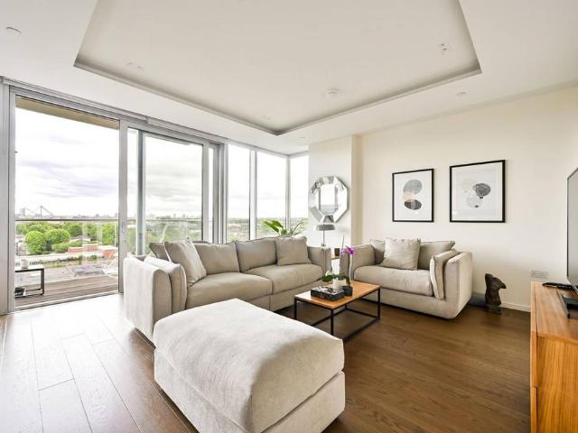 3 bedroom flat for sale