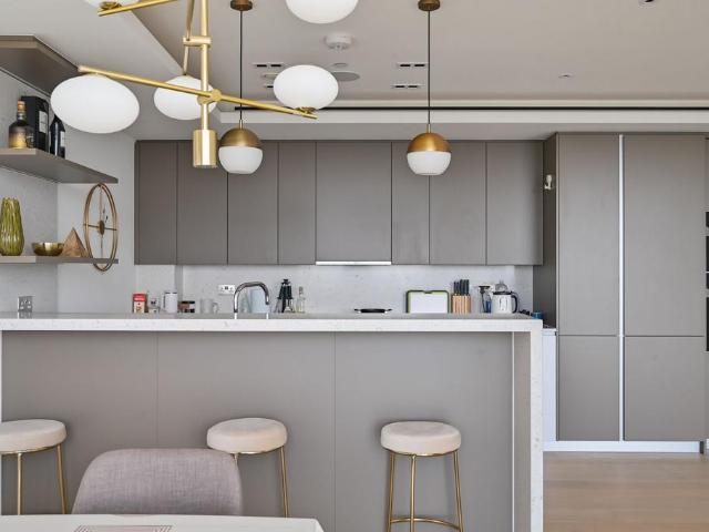 3 bedroom flat for sale