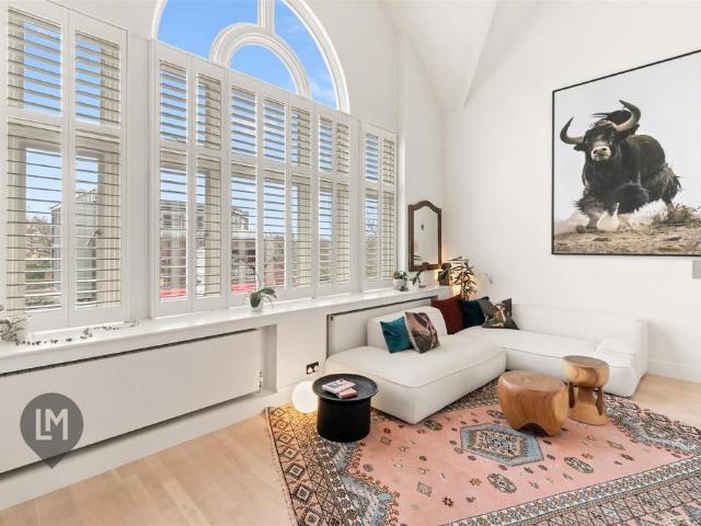 3 bedroom flat for sale