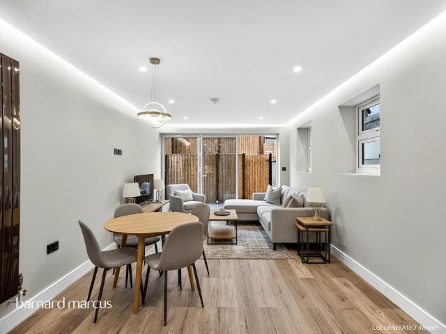 3 bedroom flat for sale