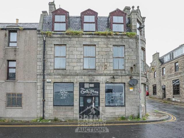 3 bedroom flat for sale