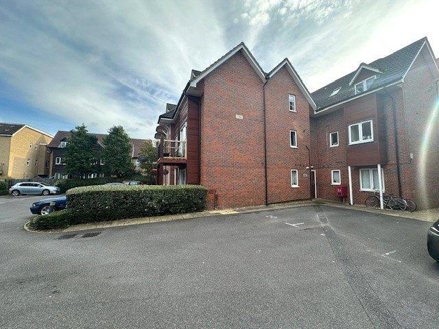 3 bedroom flat for sale