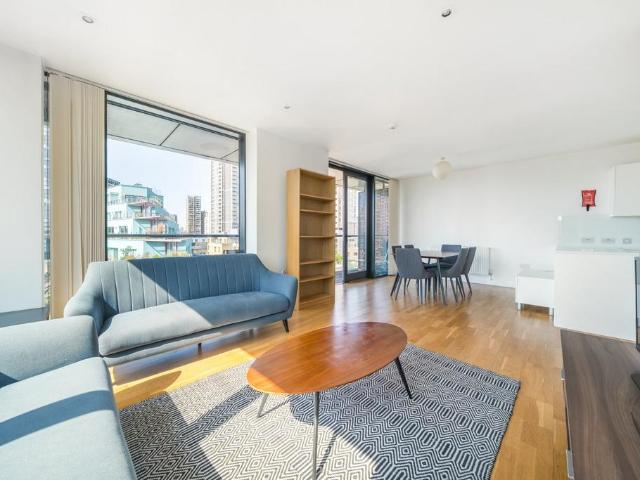 3 bedroom flat for sale