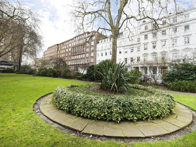 3 bedroom flat for sale