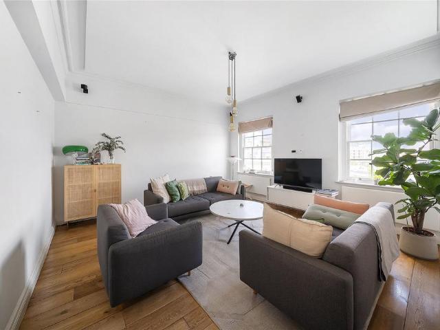 3 bedroom flat for sale