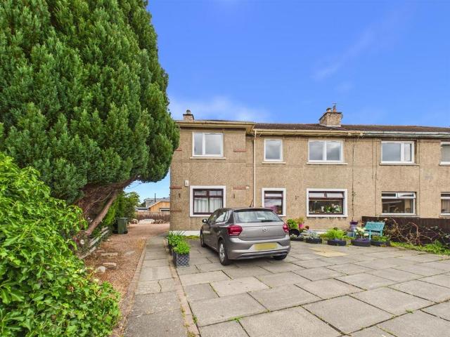3 bedroom flat for sale