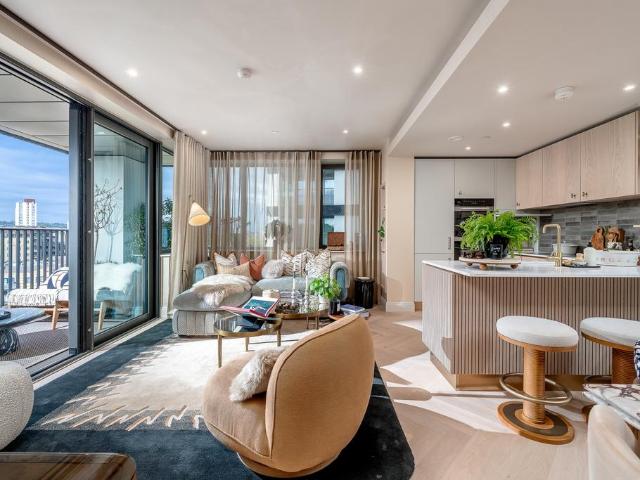 3 bedroom flat for sale